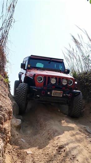 ⛰️ Narrow & Rugged Descent | Getting Down Is the Real Test 🚙⚠️