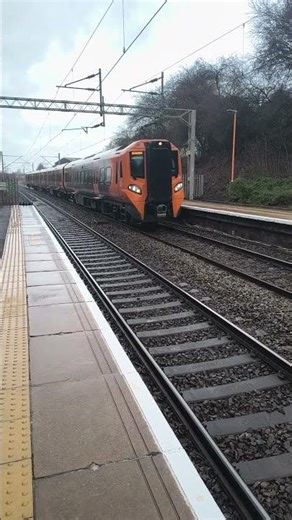 CLASS 196 WEST MIDLANDS TRAINS COSELEY TRAIN STATION