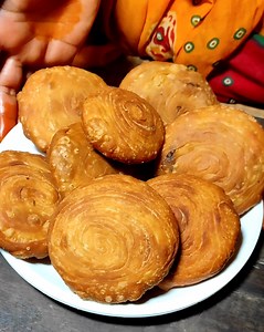 11K views · 158 reactions | একেবারে মুচমুচে খাস্তা কচুরি, Kochuri recipe by Mehek kitchen Vlog #mehekkitcenvlog #reels #viral #trending | Mehek Kitchen Vlog | Facebook