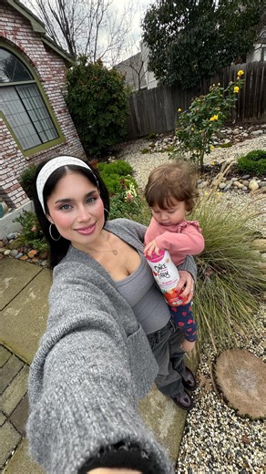 Raquel Cordaway | girl mom | When my insta hits that weird algorithm #motherhood #momlife #parenting | Instagram