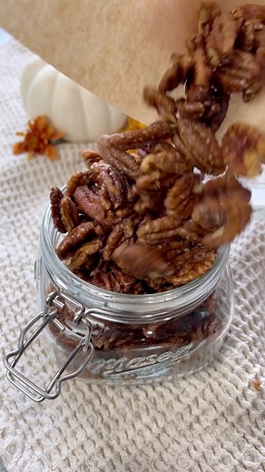Candied Pecans- another Fall staple I can never skip! They are a perfect addition to salads, casserole dishes, roasted sweet potatoes, squash or simply to snack on! Much better and healthier than store bought candid pecans! And your house will smell like Fall, no need for scented candles! Ingredients: 8 oz raw pecans1/4 cup brown sugar 2 tbs water 1/4 tsp chipotle powder 1/8 tsp cinnamon 1/2 tsp salt 1/2 tsp vanilla bean paste/extract Method: 1. Add brown sugar, water, salt, vanilla, cinnamon, c