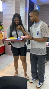 3.4M views · 10K reactions | Giving Stranger 20k for Food Just to finish what she other that made her remove wig | Smartchris | Facebook