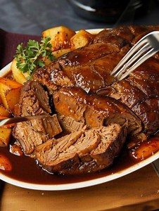 I was this close to giving up on cooking beef roasts… until I discovered this simple trick. Now my family can’t stop asking for it every Sunday! 🍽🔥 Full Recipe in 💬 👇 | Recipes For Dinner