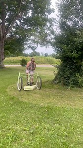 Nothing beats Simplicity. I was getting spoiled riding around like a rich guy on the mower my buddy Nevin hooked me up with. Thankfully I’ve got the most reliable lawn tractor in the stable ready to eat. “The Pickle Slicer” doesn’t just leave the yard in better shape but the rider develops legs powerful enough to roundhouse kick a watermelon into a smoothie!!! 😂 Don’t give up out there everybody. Do the best ya can with what ya have and keep rolling ✌️ ❤️ 💪 🌍 #DirtBagDaVinci #HotRodRecycler #