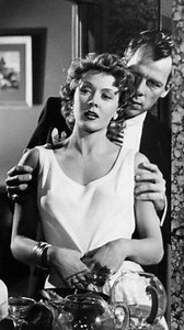 A film noir scorcher from Fritz Lang with Glenn Ford and Gloria Grahame! Searing, compelling, and remarkably entertaining, it’s no wonder this is considered one of the best film noirs ever. Don’t miss THE BIG HEAT on Saturday, December 20 @ 3:45pm. Get your 🎟️🎟️🎟️ in our 🔗🔝 | Vidiots