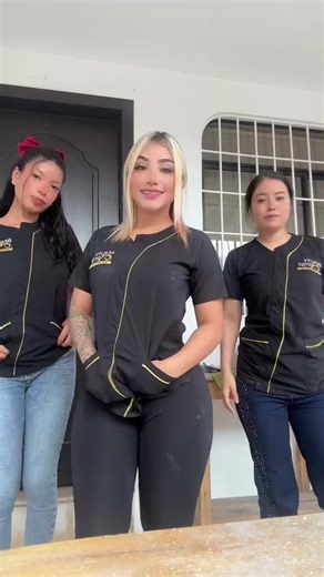 El Puente Night Club en Manta, Ecuador