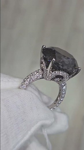 Huge Natural Diamond GIA certificate 20CT Fancy color