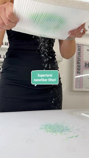👉 Novi korak ka savršenoj filtraciji vazduha u vašem radnom okruženju! Prašina koja nastaje brušenjem materijala sa nokatnih ploča može da izazove hronične alergije i kontaminira respiratorni sistem. 😷 Naši novi NanoFiber Filteri, nemačkog proizvođača Mann Hummel, imaju ultra fina vlakna, 200 puta manja od vlakana standardnog nosećeg sloja i 650 puta manja od ljudske dlake. Ova vlakna efikasno filtriraju fine čestice kao što su PM2.5 i PM1. 🧬 ☝🏻 PM2.5 dospeva u pluća, dok PM1 ulazi u krvotok