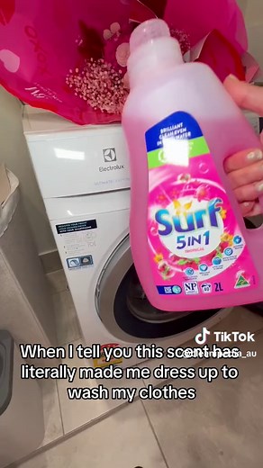 Transform Your Laundry Routine with Surf's Luxurious Tropical Scent