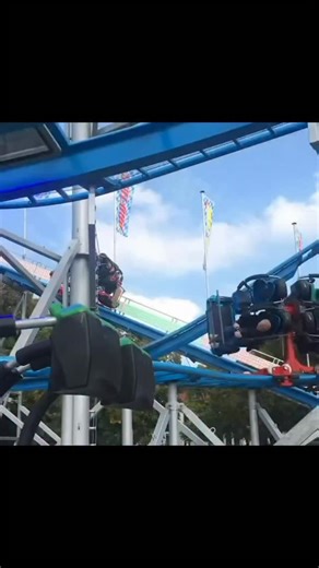 14K views · 139 reactions | We rode this crazy swinging roller coaster! #themepark #rollercoaster #amusementpark #ジェットコースター | Theme Park Review | Facebook