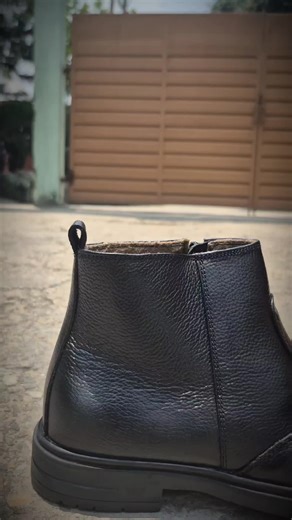 Affordable Zip-Up Chelsea Boots for Everyday Wear