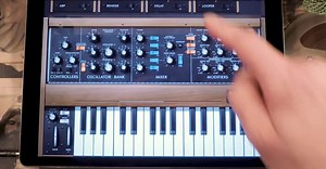 Secrets Of The Minimoog Model D iOS App