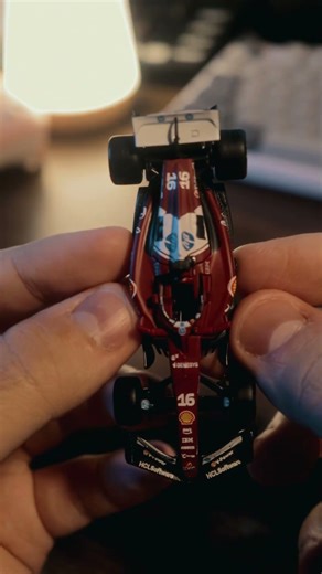 Um dos carros mais bonitos que não deu em NADA. Ferrari SF-25