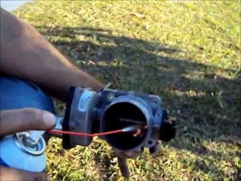 2005 Ford Explorer XLT Check Engine light Code P0506 Throttle body as cleaning # 2.wmv