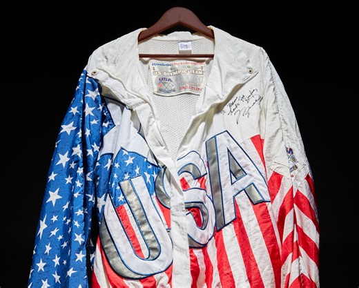 The Ultimate Symbol of Michael Jordan’s Loyalty to Nike? A Reebok Jacket