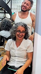 11K views · 2.6K reactions | ✨ Cabelos grisalhos: poder e elegância! ✨ Manter o corte em dia é essencial para destacar a beleza única dos fios prateados. Um corte moderno transforma seu visual, trazendo leveza e sofisticação, e leva seus grisalhos a outro nível!  Que tal investir em um estilo que realce sua personalidade e valorize ainda mais sua beleza natural? Eu posso te ajudar! #CabelosGrisalhos #CorteModerno #BelezaNatural #Confiança | Estúdio Marcelo Estagno | Facebook