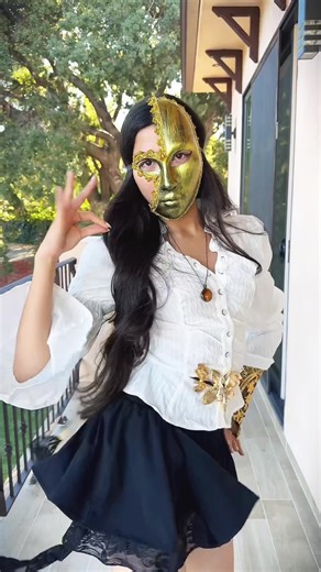 The masked girl finally took off her mask, and she looked exactly like Natalie! #mask #natalie #usa #fyp #tiktok