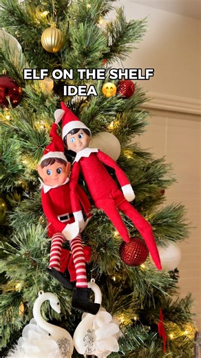 A simple and fun elf on the shelf idea to bring a little magic into your home this season ✨ #elfontheshelf #christmaself #elfinspo #holidayfun #festivemagic #holidayideas #elfmoment #christmas #elfhack | Elen Lifehacks