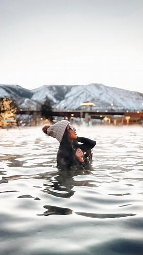 World’s largest Hot Springs Pool 📍 Glenwood Springs, CO #coloradobucketlist #hotsprings #glenwoodhotsprings #coloradosprings #coloradolife #chicagoblogger #chicagocontentcreator #chicagofamilytravel #chicagobloggerss #chicagomomblogger #hotspringscolorado | Maria Khan-Zuberi