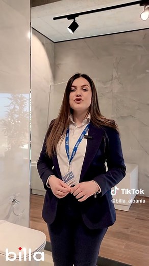 Aplikimi bëhet online në linkun si më poshtë: http://eficenca.gov.al/thirrje-per-aplikim-konsumatore-familjare-panele-diellore-per-ngrohjen-e-ujit-per-konsumatore-familjarefaza-ii-e-dyte/ Kursim i shumëfishtë edhe afatgjatë! Ju do të paguani vetëm 30% të vlerës së panelit diellor falë nismës nga Agjencia Për Efiçencën e Energjisë, e cila ju subvencionon 70% të vlerës së tij. Për vetëm 50,040 lek ju përfitoni bolierin diellor 200 litra dhe 2 panele me mbulim 4m/2. Bolieri ka një trashësi prej 2.5