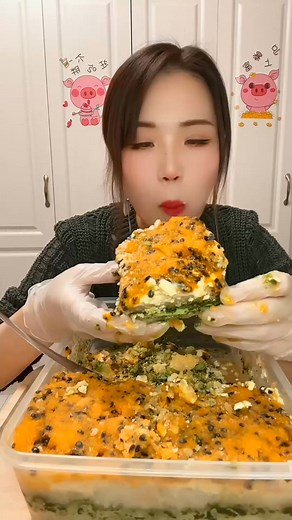 Drooling over this cheesy, spicy delight! 🌶️🧀 Can’t wait to dig in! #FoodLover #CheeseHeaven | Bobbee Annabell