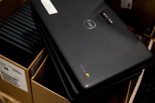 NYC to distribute 350,000 free internet-enabled laptops to public school students