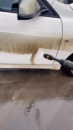 Alien Magic Pure Magic Citrus Pre-wash Concentrate 100ml Pure Magic 900ml Water #carcare #alienmagiccarcare #alienmagicarmy #cardetailingtips #paintcorrection #cardetailing #satisfyingvideo #prewash #dirt #mud