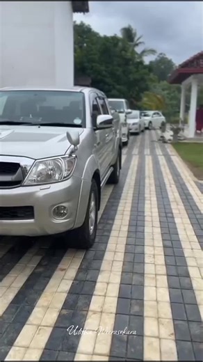 කුඩුවේ ඉන්න කුරුල්ලො හිතන් ඉන්නෙ, පියාඹන එක රෝගයක් කියලා....🦅❤️‍🩹🫶🏻 #Fyp #srilanka #viral #tiktok #1millionaudition #lucifer #matale #tiktok #vehicles #land #defender