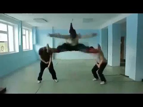 Козак і бойовий гопак