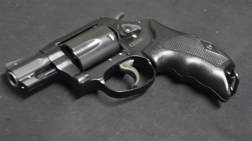 Why Japanese police still use revolvers instead of modern pistols