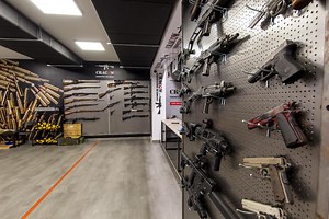 The Opened Fire. Luger, Colt M1911, Glock 17, Uzi, MP5, Kriss Vector, Thompson M1 and M16A1.