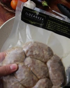 7.7K views · 52 reactions | Here’s how we cook our Authentic Ilocos Longganisa: 1. Simmer the thawed Longganisa in a cup of water. Flip on each side. 2. When water has evaporated, let the Longganisa cook on it’s own oil. 3. You may cut the links while frying. 4. Cook until desired doneness. 5. Serve & Enjoy! Mangan tayon!  Thank you @whatsin.jansplate for this video  #longganisa #ilocoslongganisa #ilocaneza #ilocos | Ilocaneza | Facebook