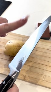 🙄 Sătul de cuțite care nu taie? 🌀 SHARPIT îți ascuțește cuțitele în câteva secunde! 🎯 Control al unghiului și disc de diamant – precizie ușoară. Comandă acum👇 | Vigoexpress