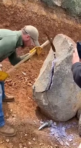 Cracking open an amethyst geode to reveal millions of years of hidden crystal beauty | Jellysmack