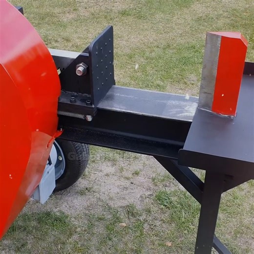 I built a Powerful Kinetic Wood Splitter | Gábor Balázs