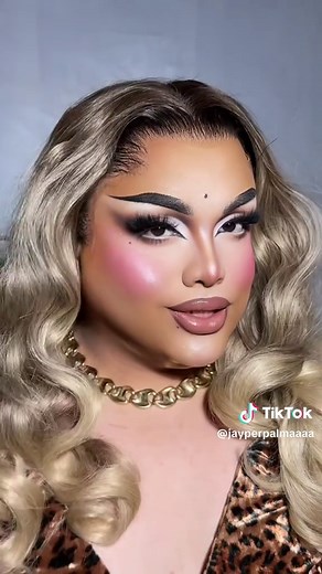 Exploring the Unrecognizable Makeup Trend