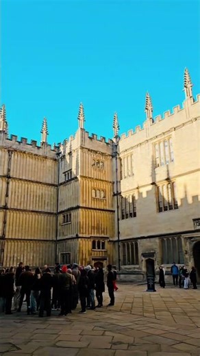 Walking under the Bridge of Sighs & into the Bodleian ✨