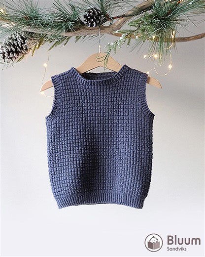 NYHET! Sticka en fin väst till jul! 臨 Finast på julens alla fester blir man i Hugovästen. Västen är mjuk och behaglig stickad i Soft Merino Ull och väldigt fin med Bluums populära Hugomönster. Stickas nerifrån och upp. Du kan välja mellan alla färger. Se alla färger och beställ här: www.bluum.se/produkt/stickad-vast-hugo-garnpaket-i-bluum-soft-merino-ull/ | Bluum.se | Facebook