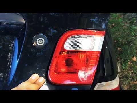 2000 BMW 323i E46 reverse light lense replacement
