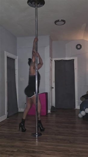 Baby Don't Play With It! A little spin flow practice. Jill Scott is Amazing! #jillscott #poledancingat55 #poletok #poledancer