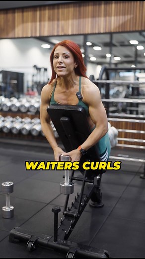 Here’s what your trainer isn’t teaching out about growing sexy arms. Angles and accents are key to shaping and sculpting the 3D definition in your arms. Contract at the top and back down slowly. Using this angle takes momentum out and forces you to fully extend so you can really isolate the peak of the bicep head. Follow for more daily Master Your Form tips so you can finally sculpt the body you’ve been chasing for years. Coach Nancy Di Nino I help fit women 40 shed stubborn midlife fat, reclaim