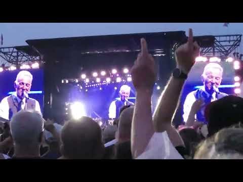 Bruce Springsteen & The E Street Band - Dancing in the Dark (Live In Prague 15-06-2025)