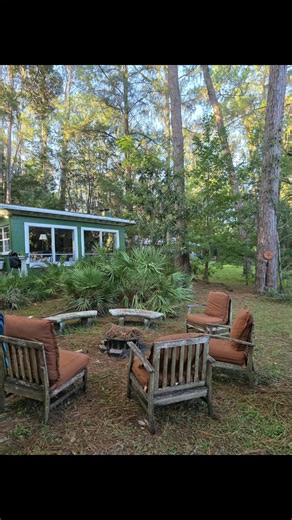 https://www.airbnb.com/rooms/1450931757425039459?viralityEntryPoint=1&s=76 #rainbow #springs #Florida #FreeSmores #GrindMode #BookIt #fishing #tubingtrip #kayak #canoe | Michelle Crystal Tullis