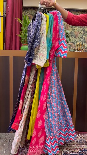 13K views · 178 reactions | Size : xxl, Pls screenshot to inbox for details and bookings #sareelove #instasarees #hosur #boutique #clothes #aarahboutique #hosurboutique #traditional #reels #linen #viral #instadaily #softsilksaree #weavingsarees #handloomsarees #festivecollections #banarasisare #jutesilk #trend #instagram #trending #review #like #saree #tradition #fashion #localbusiness #instagood | AARAH Boutique | Facebook