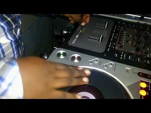 Dj Paxx Scratching Using Pioneer Cdj 800 mk2 and Rane TTM 57 SL