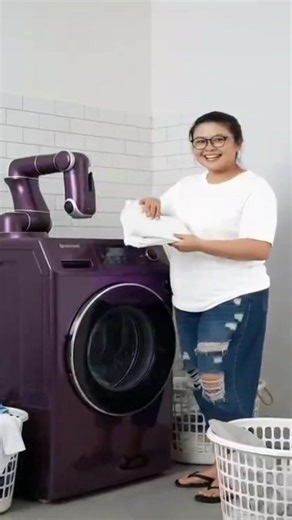 "Say GOODBYE to laundry day stress! 🧺✨ This all-in-one washing machine doesn’t just clean your clothes – it dries AND folds them too! From wash to fold in one go, making life easier for busy homes across the globe. Who needs extra chores when tech can do the heavy lifting? 💪 #SmartWashingMachine #LaundryTech #AllInOneWasher #HomeAppliances #LaundrySolutions | Werni Trifena Potohu