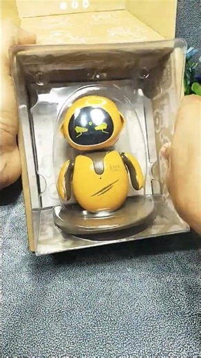 unboxing the yellow eilik robot #eilik #shorts