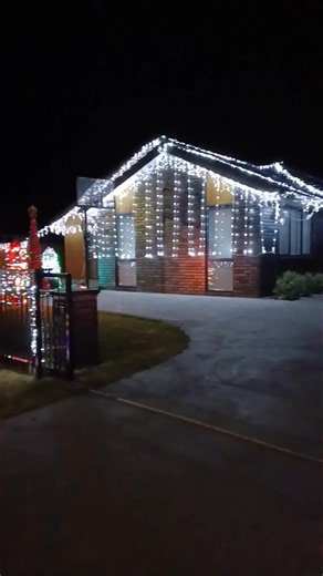 Don't ya just love it when the neighbours join in... From a distance the enticement is compelling, skytacular, if you know what I mean. Totara Parklands Christmas Lights Loving it and noticing all the new little contributions popping up..adding to the ambience. Thank you to all who have had the time and opportunity to share this season. Merry Christmas..🎄 🎁 Xmas 🕯️ | Totara Parklands Christmas Lights