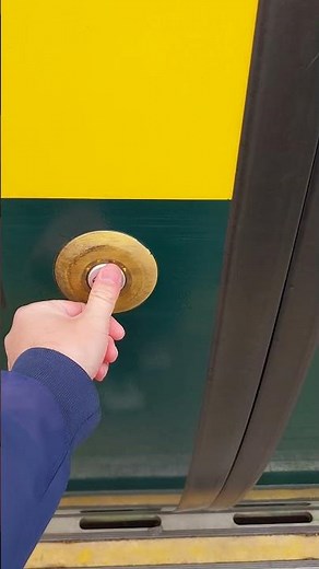 Southern Class 377/7 Open Doors at Horsham 2025