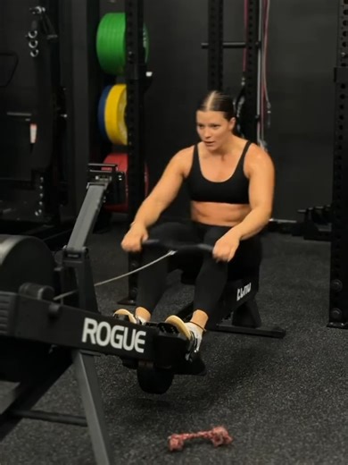 Rogue Athlete Laura Horvath putting in work on the Rogue Echo Rower. 💪 Check it out at roguefitness.com/rogue-echo-rower #ryourogue #echorower #repost | Rogue Fitness